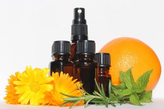 7 Best Essential Oils for Fibromyalgia Pain – Mom Prepares